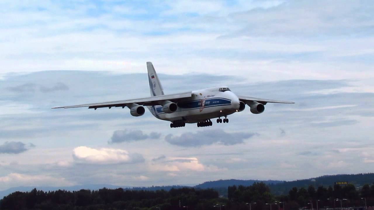 Antonov AN-124-100 Lands At KPDX On Runway 28R - YouTube