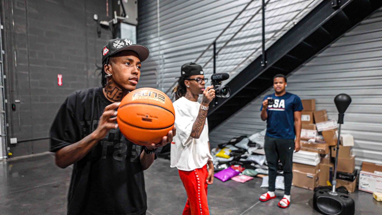 Quan Invited Vee To The Kozy Warehouse .. - YouTube