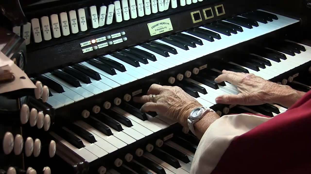 First Friday Christmas Organ - YouTube