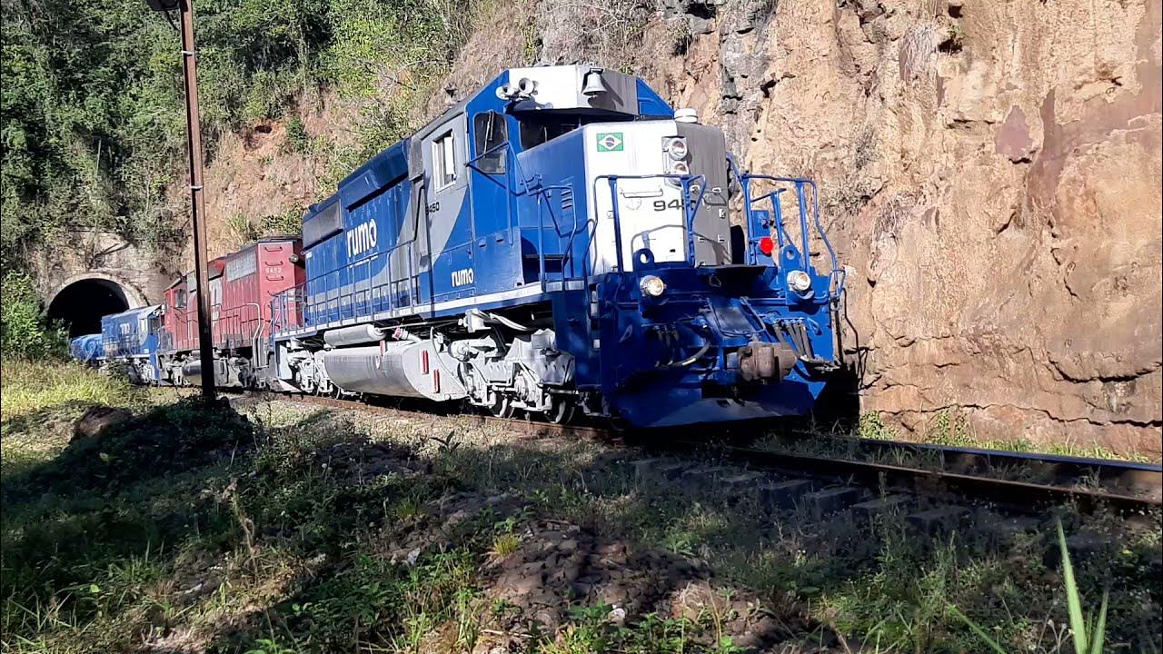 Dupla de SD40-2+GT22CUM-2 (9450, 9452, 4661) próximo a estacão de NJB - YouTube