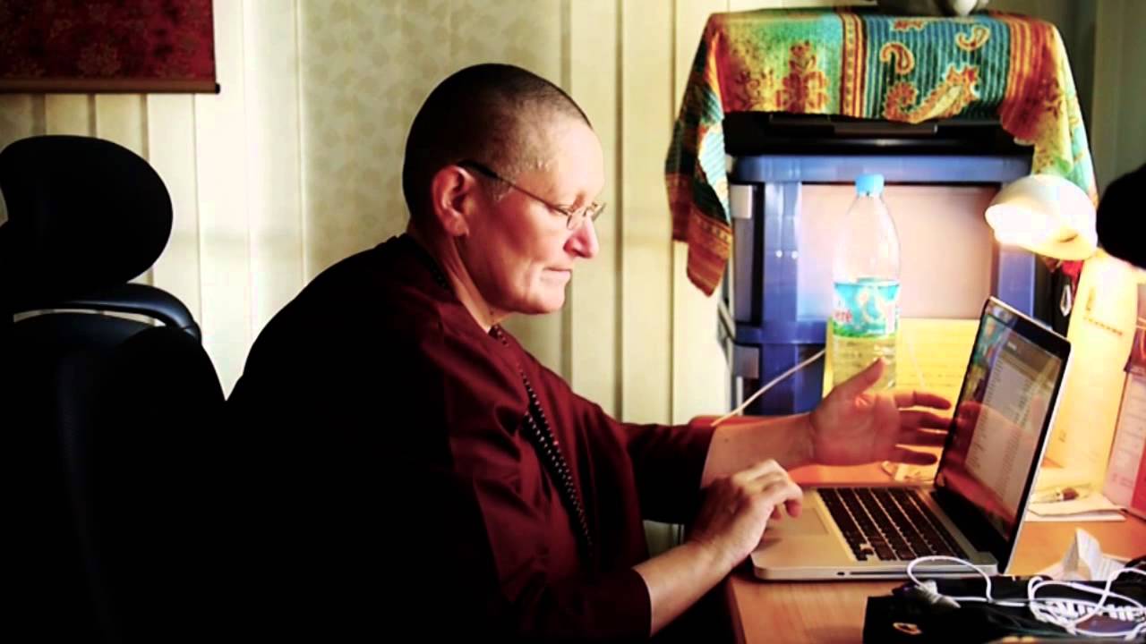 Mae Chee Brigitte Schrottenbacher - Wat Prayong Gittivanaram - YouTube