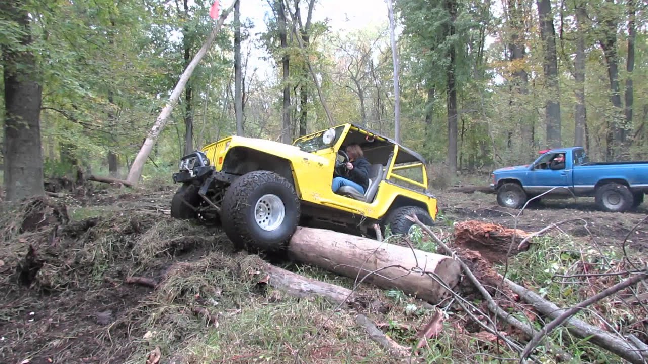 Yellow Jeep Stuck On A Tree At Als Mud Bog - YouTube