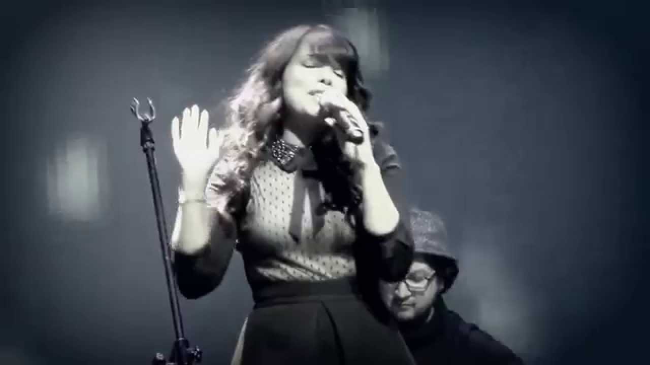 Indila - Dernière danse - Live - YouTube
