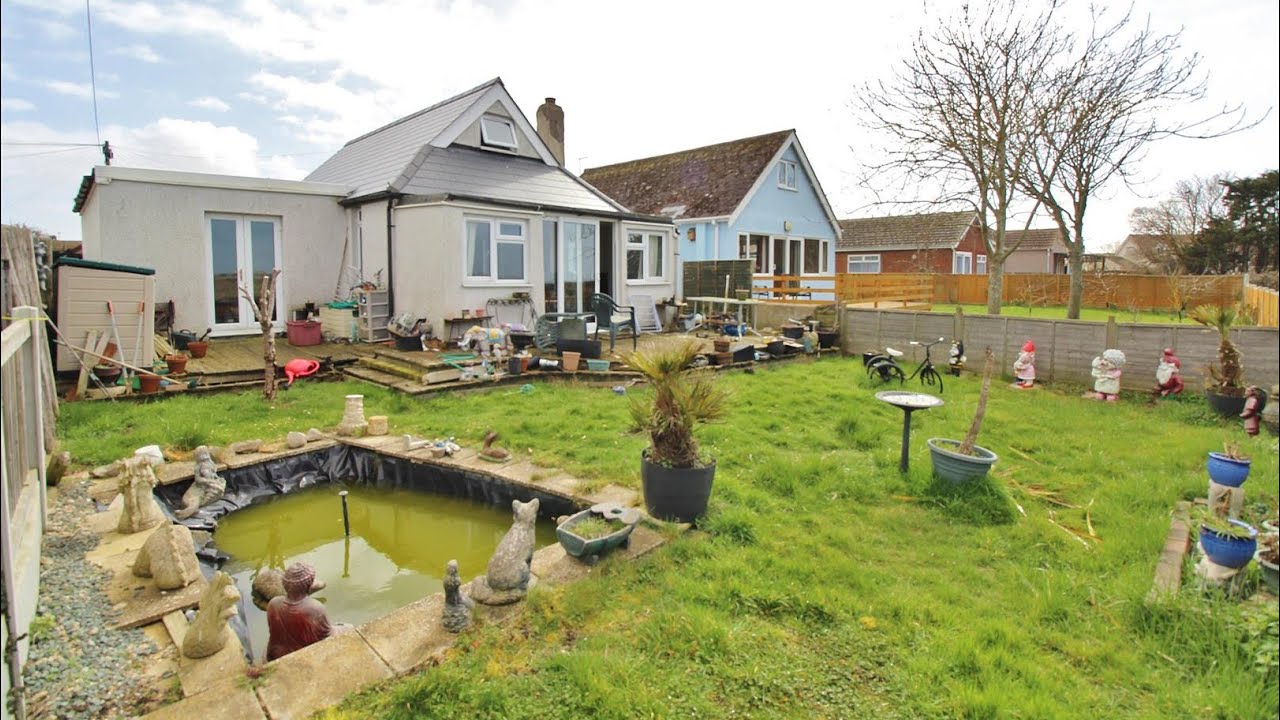 PANORAMIC FIELD VIEWS - Jaywick Village - YouTube