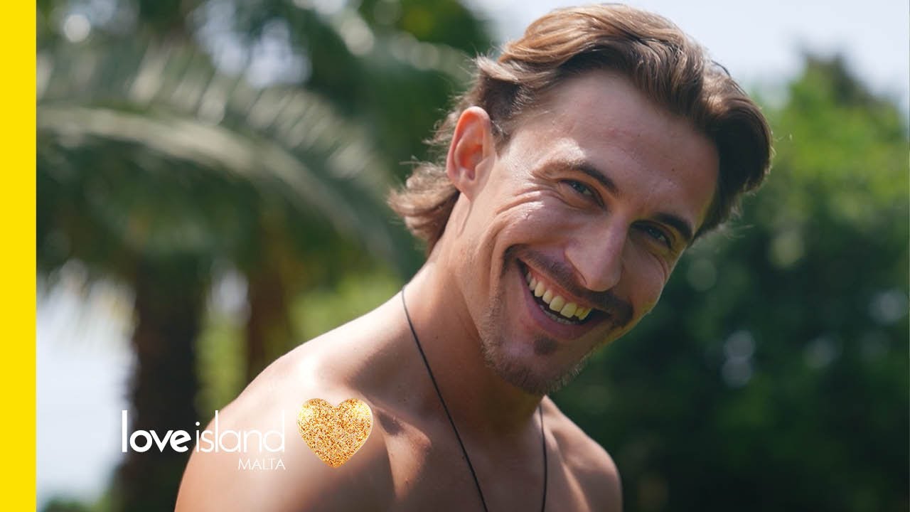 Meet the Bombshell | Sean 💪🏻 - YouTube