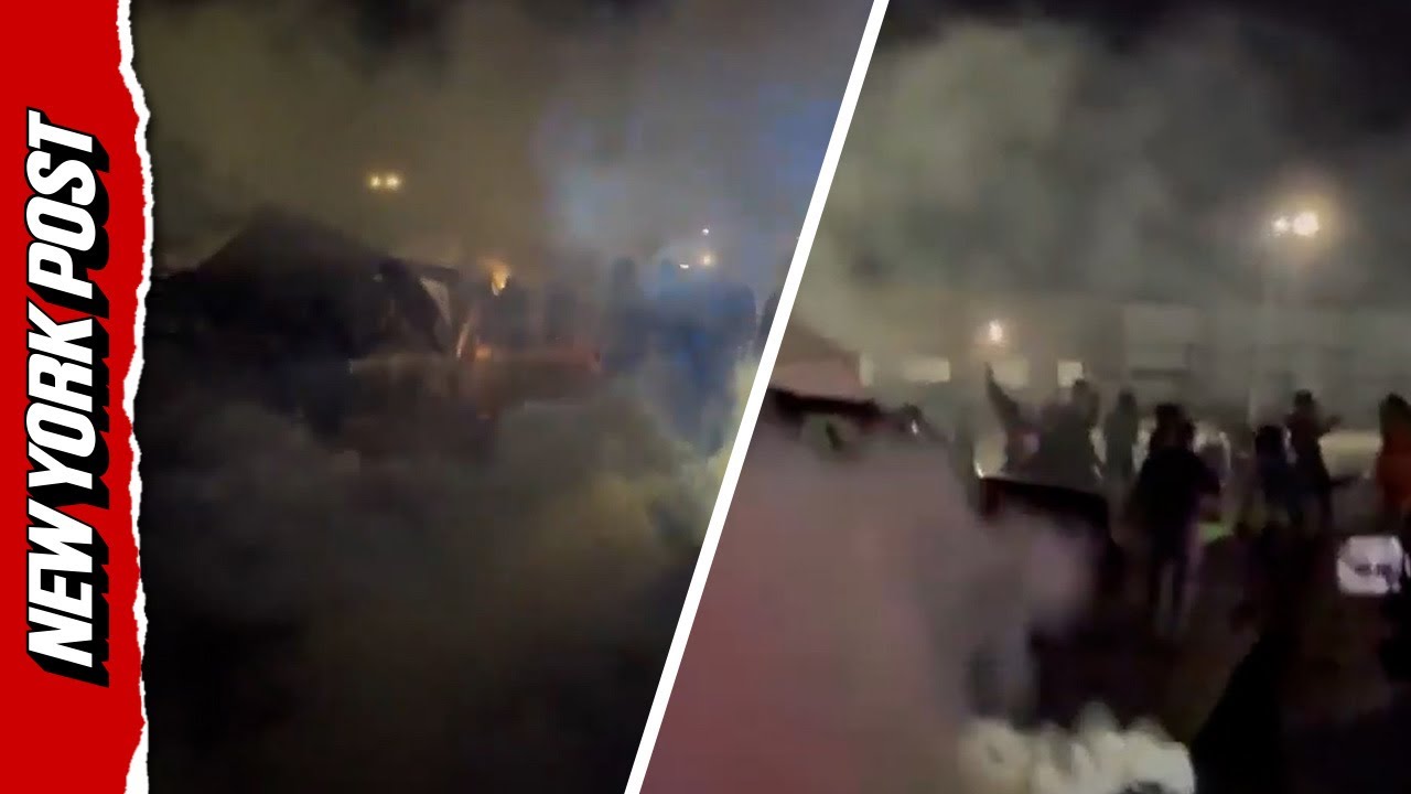 ICE Agents Tear Gas Protesters Outside Chicago Immigrant Processing ...