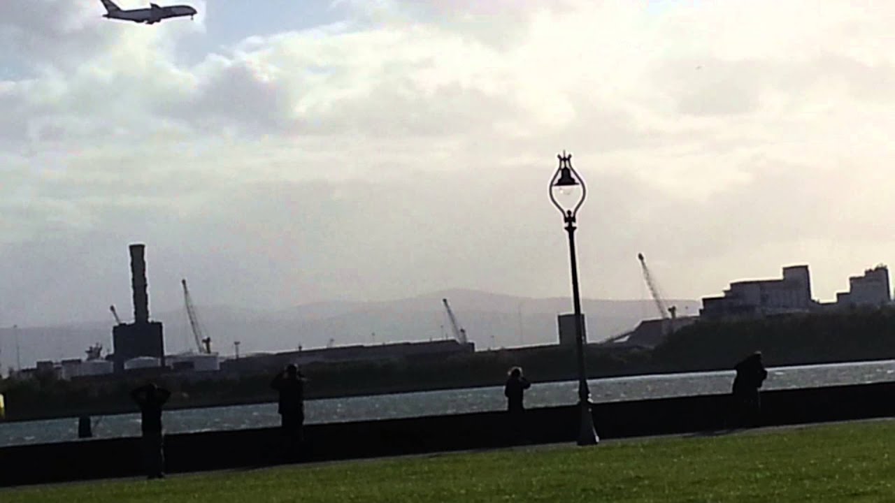 Airbus A380 over Dublin City for Flightfest 2013 - YouTube