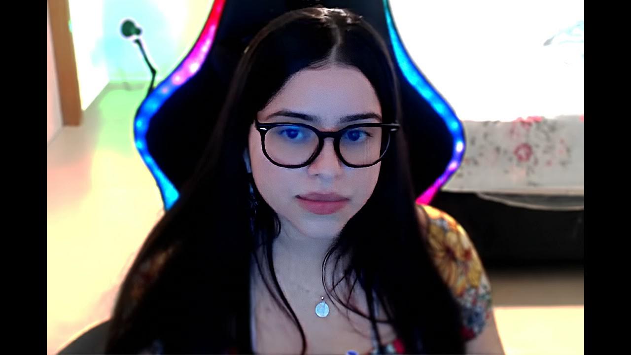 CORRENDO ATRÁS DA LAURICA 💑😍 - YouTube