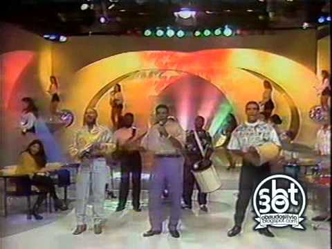 Raça Negra - Estou Mal | Domingo Legal, 1993 - YouTube