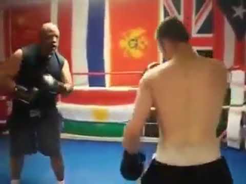 #1P4P Charlie Zelenoff Beats Up 300lb Pro Boxer Derrick Ryals - YouTube