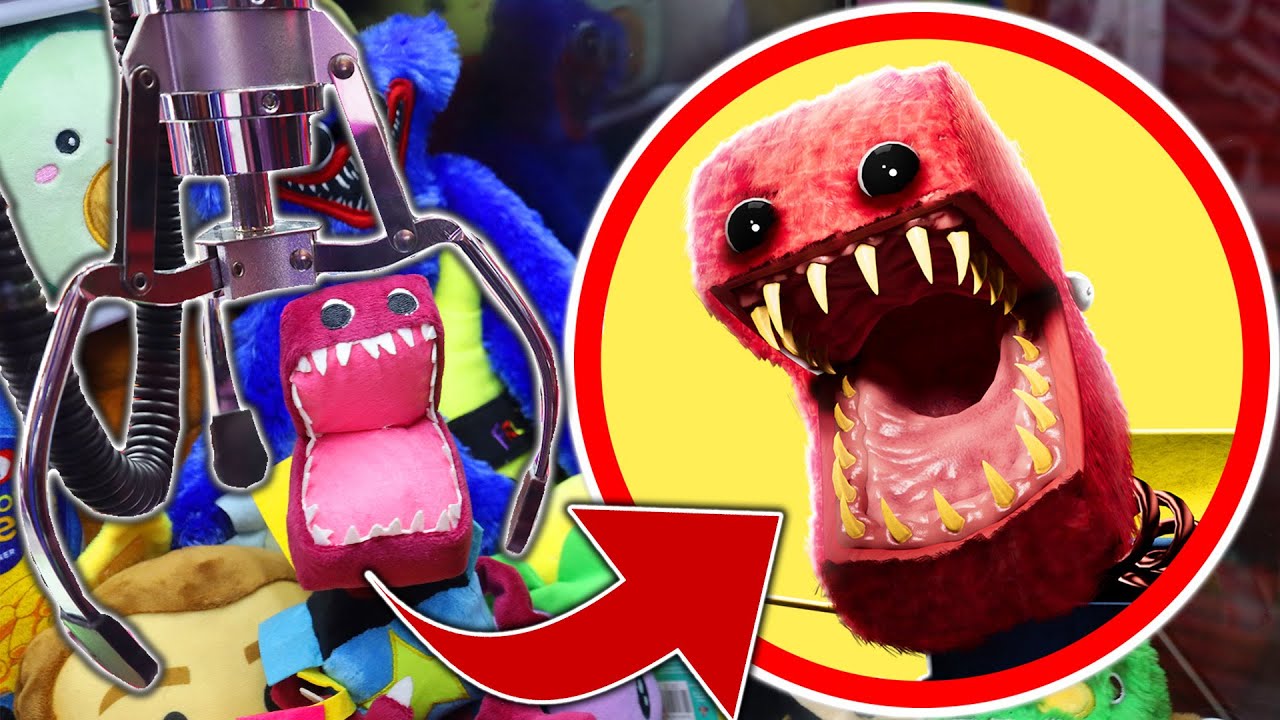 Boxy Boo LOCKED Inside Claw Machine - YouTube