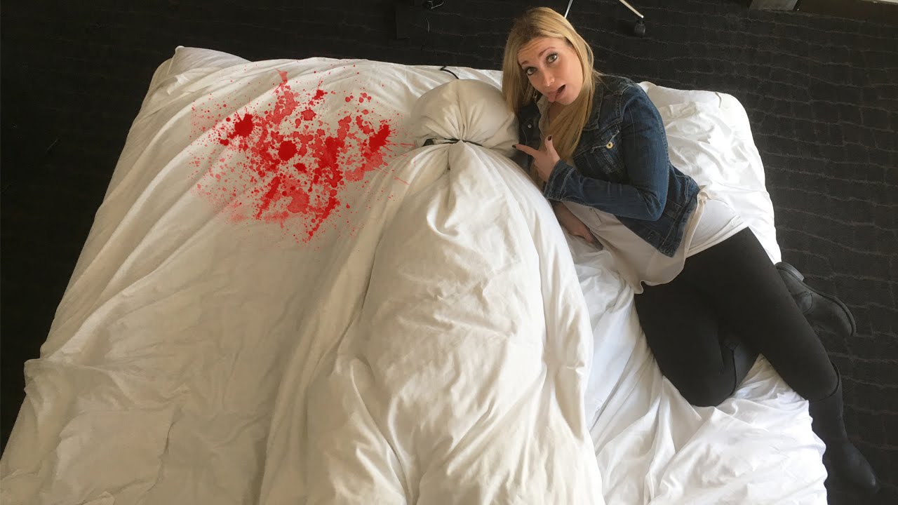 DEAD BODY PRANK! - YouTube
