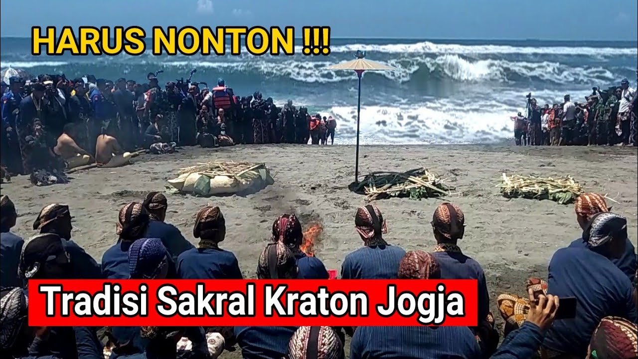 Sakral !! Labuhan KRATON JOGJA di Pantai Parangkusumo - YouTube