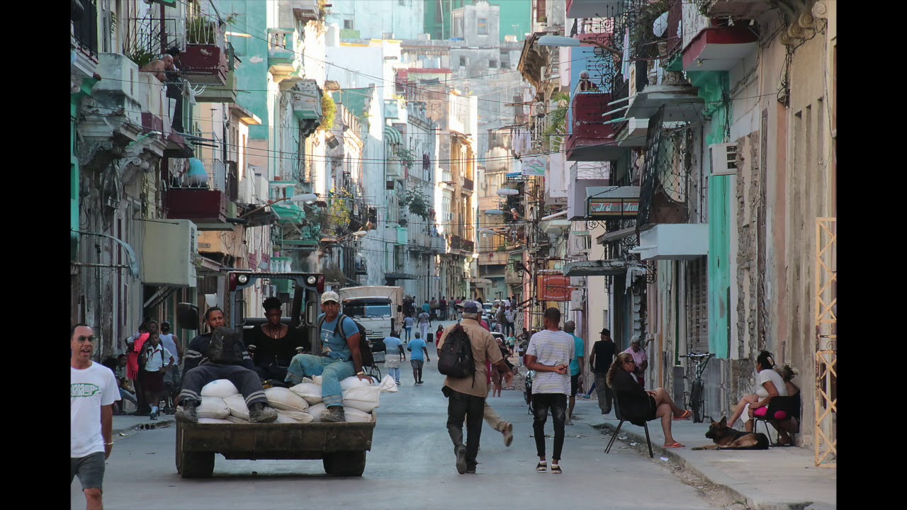 CUBA - QUARTIER POPULAIRE - YouTube