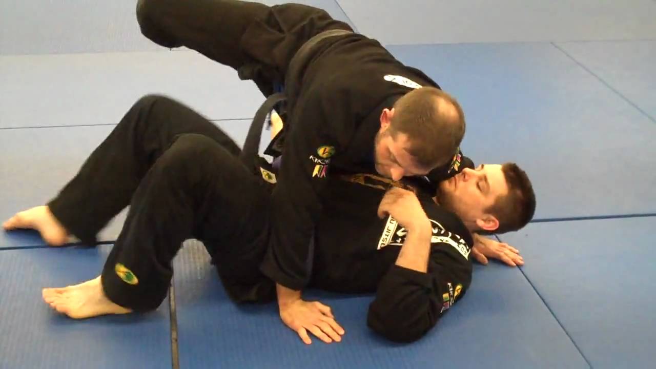 Passing the Half Guard (Butterfly Half Guard) - YouTube