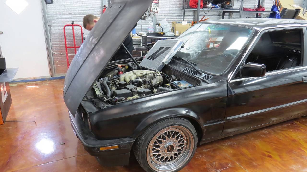 E60 O2 sensor Replacement and E30 Radiator and Condensor Removal - YouTube