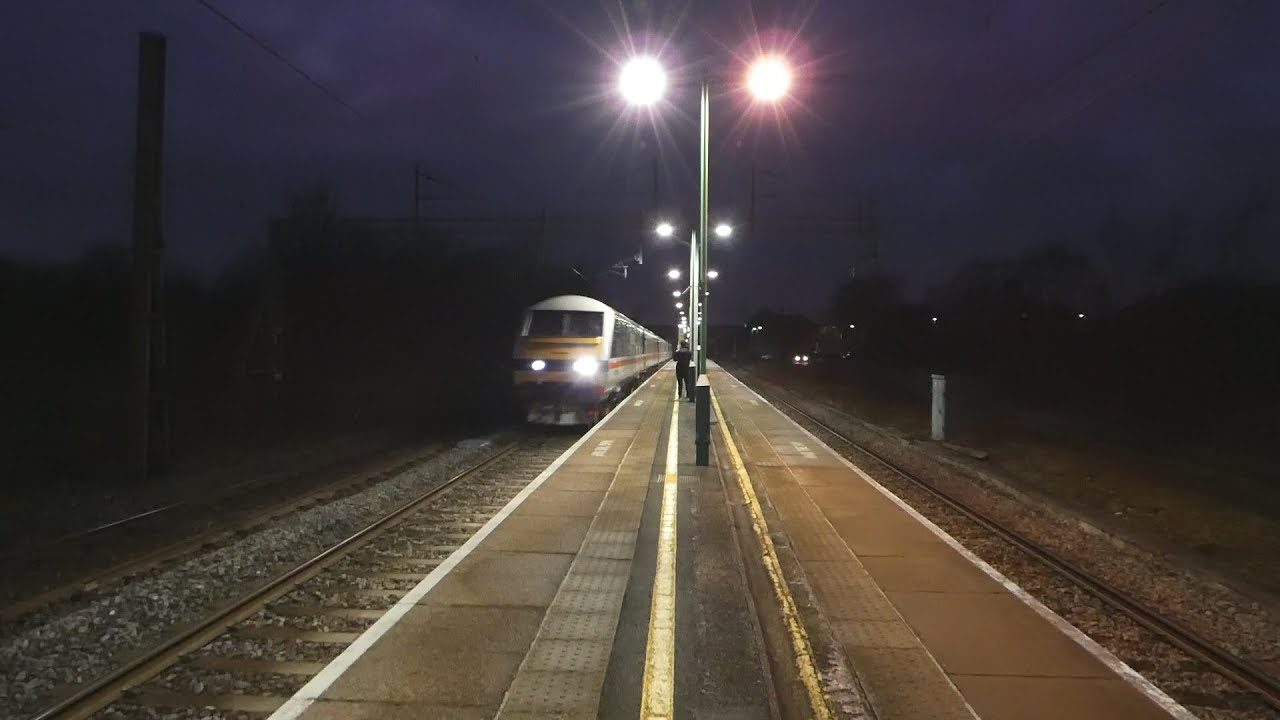 DVT 82139 and 87002 passing Acton Bridge at speed 13/01/21 - YouTube