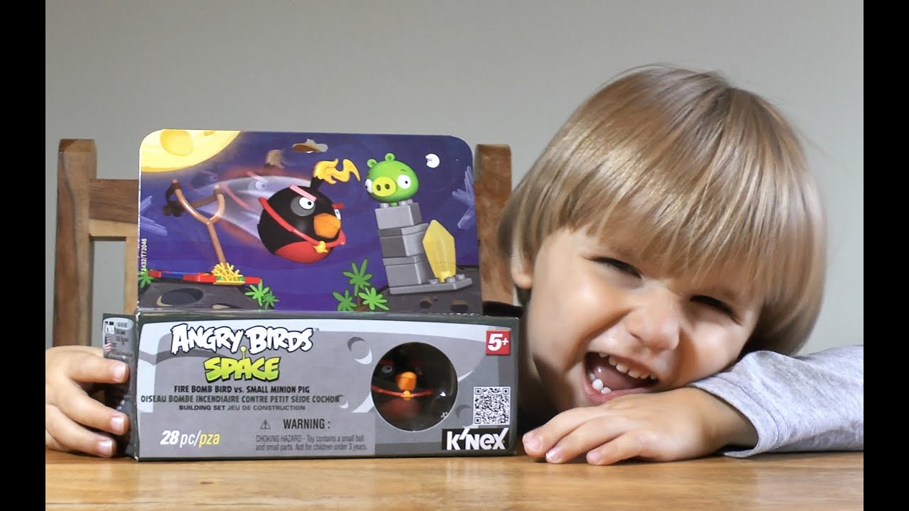 Angry Birds Space K'NEX !! Fire Bomb Bird Vs Small Minion Pig !!! FUN ...