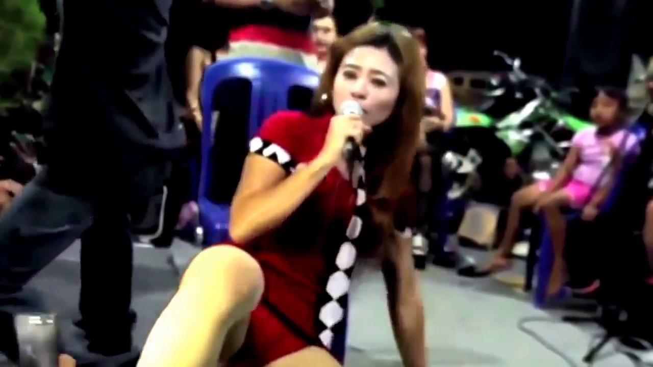 Dangdut hot novi ananda || SUNSET DI TANAH ANARKI - YouTube