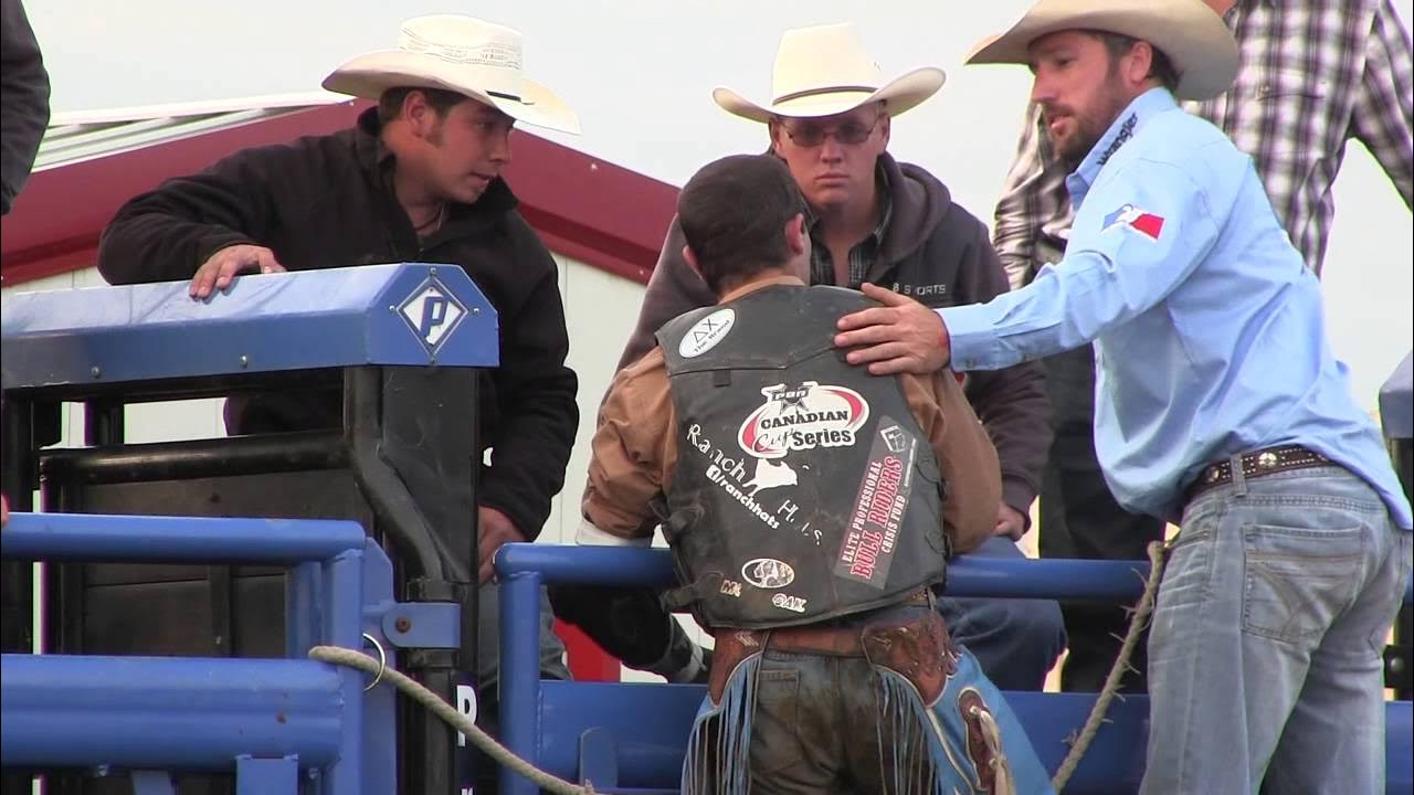 First Buckle pitches Josh Birks into the air in Manor, SK (PBR) '13 - YouTube