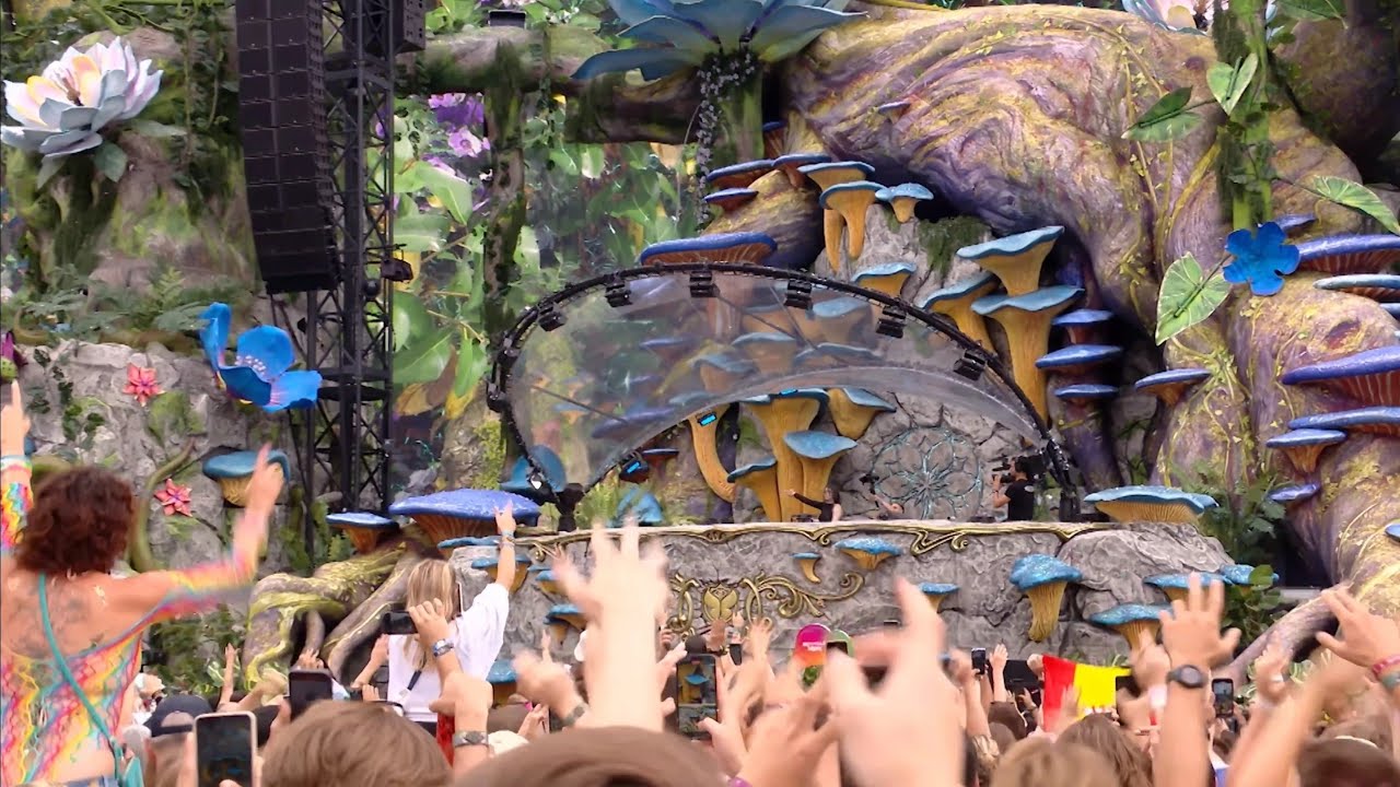 Sara Landry & Alt8 - Heaven [Live at Tomorrowland 2024] - YouTube