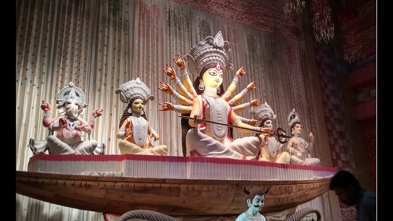 BEST PANDALS IN BEHALA | DURGA PUJA PANDAL HOPPING | THEME - YouTube