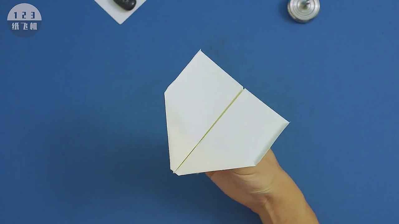 Fly Back Into Your Hand! How To Design A Paper Airplane That Can Fly ...