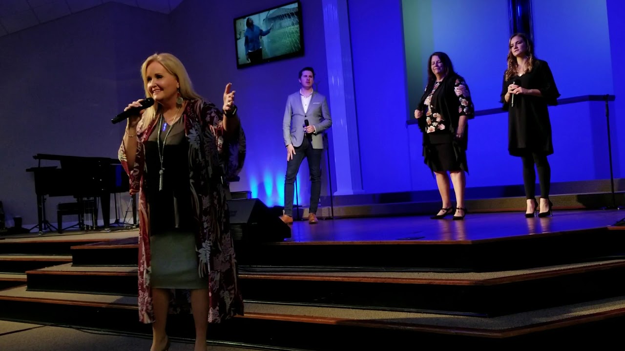 Karen Peck and New River / 4 Days Late - YouTube