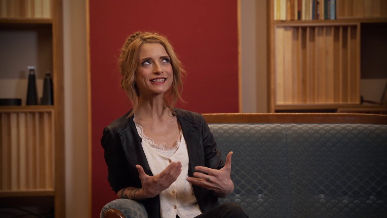 Sarah Lesch über die Arbeit im Studio - YouTube