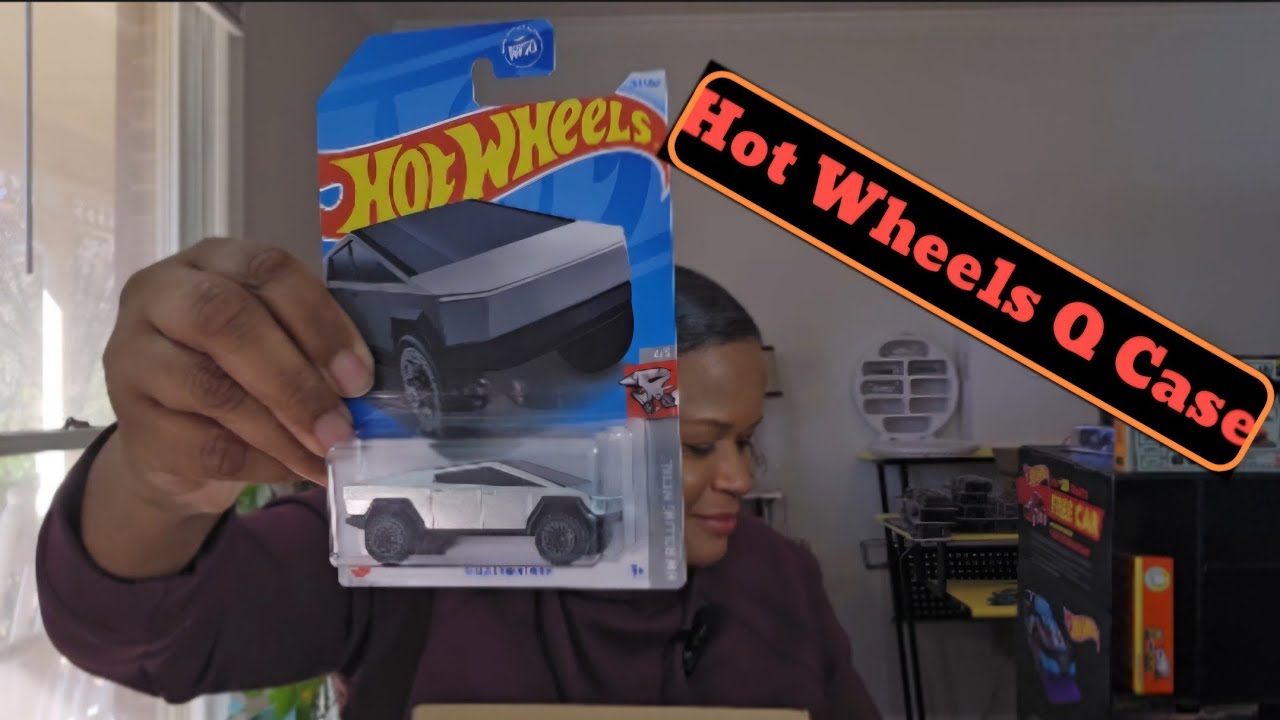 Opening Hot Wheels Q Case - YouTube