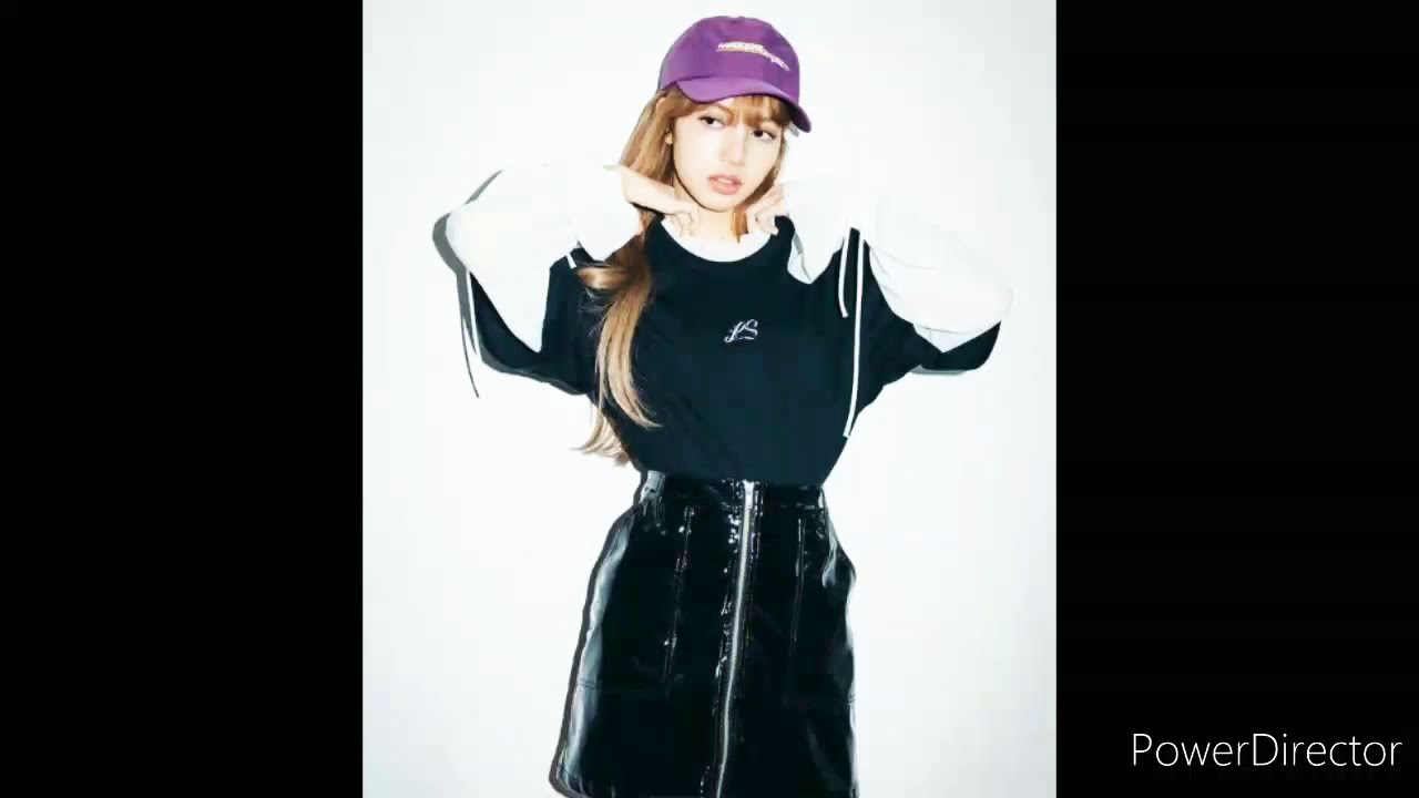 Blackpink Lisa is Obsessed with Hats 😍 - YouTube