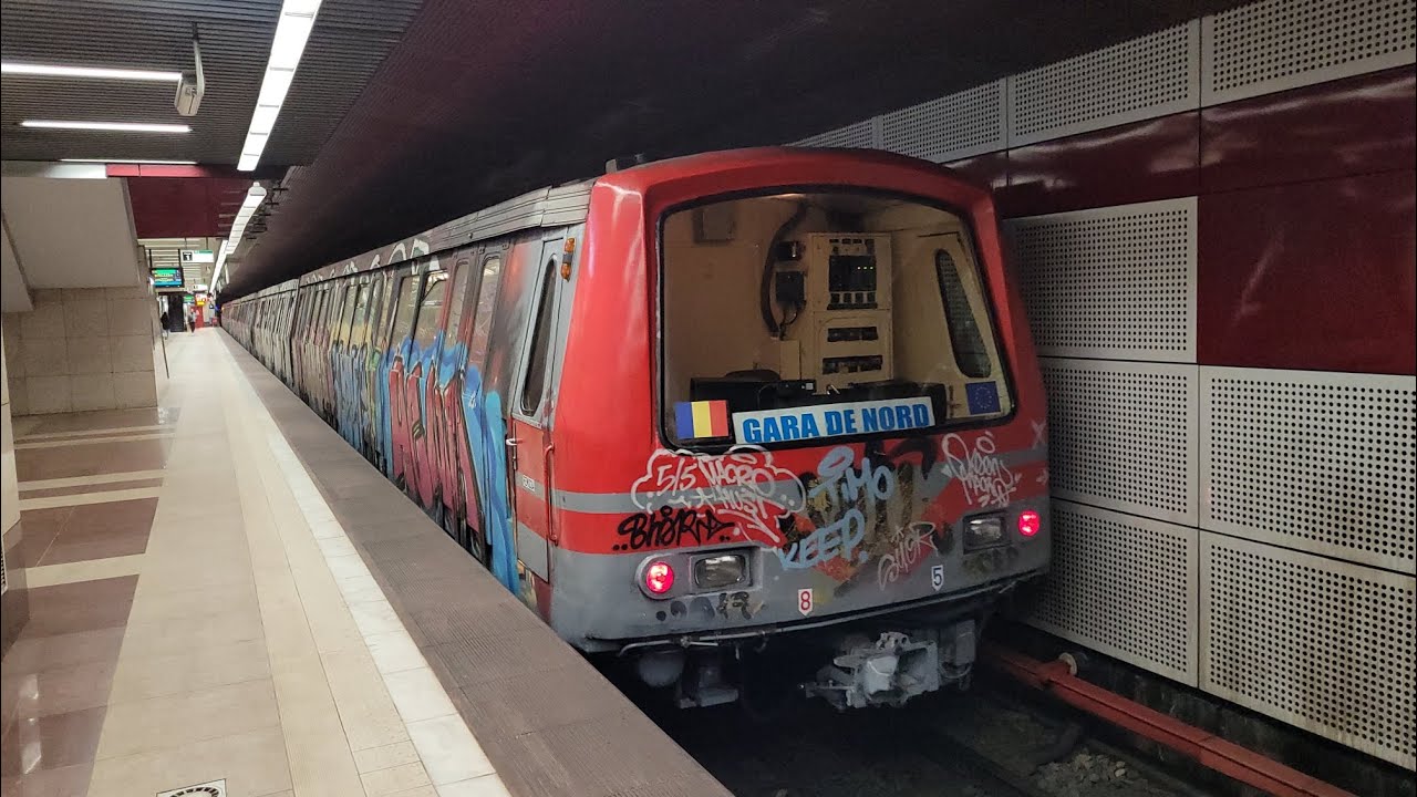 TEM-ul #055-128-224 părăsind stația "Jiului" pe Magistrala 4 - YouTube