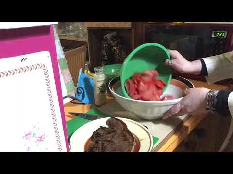 Cooking with Violet Vixen episode 515 fresh beef and lime salad 