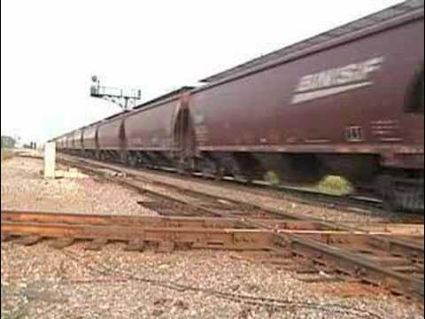 BNSF 4343 East with Dodge City Grain Train - YouTube