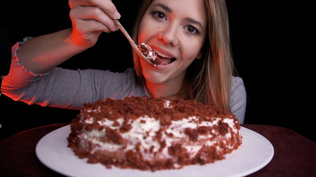 ASMR RED VELVET CAKE 🤤 MUKBANG + Eure Fragen ( Warum so wenig Videos ...