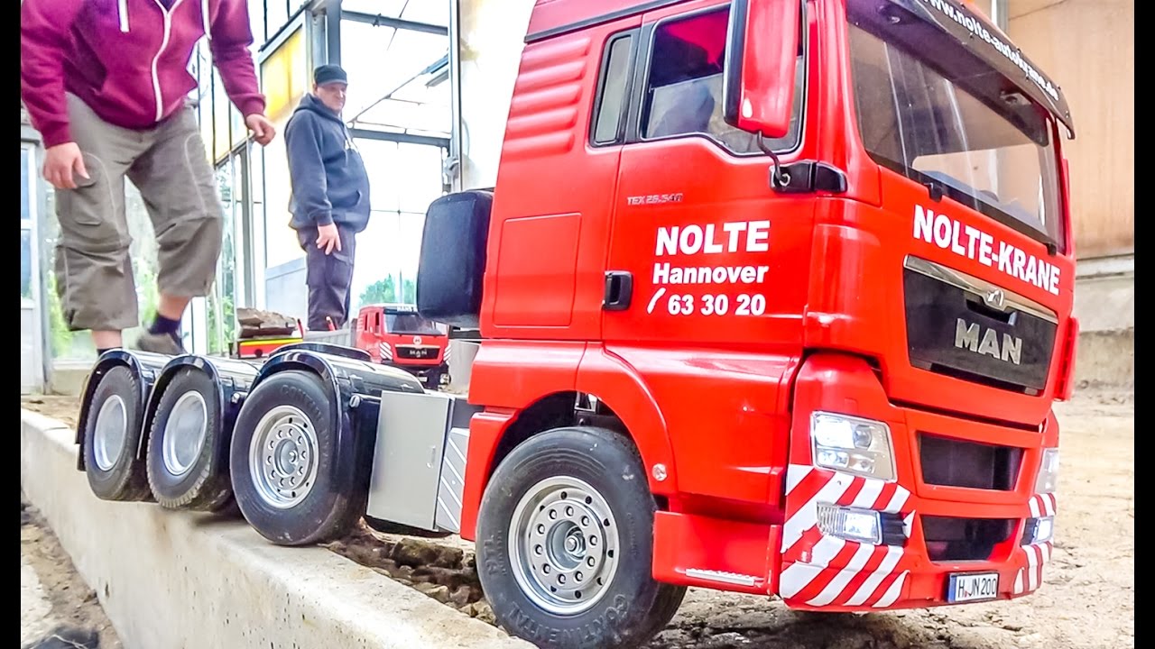 RC TRUCK PULLING, trucks & tractors at RC Glashaus! - YouTube
