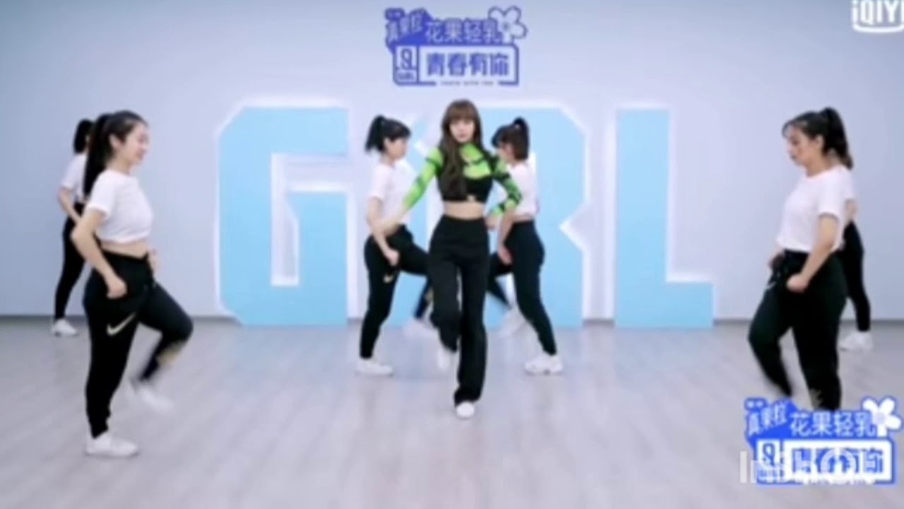 Blackpink🖤💖 | lisa dancing with trainees #dance #lisa - YouTube