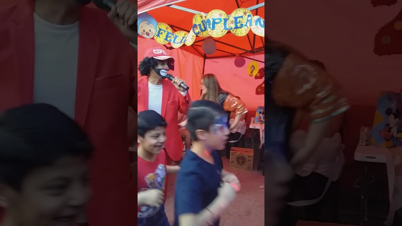 Cepillin la gallina cocoua (Animador caracterizado) - YouTube