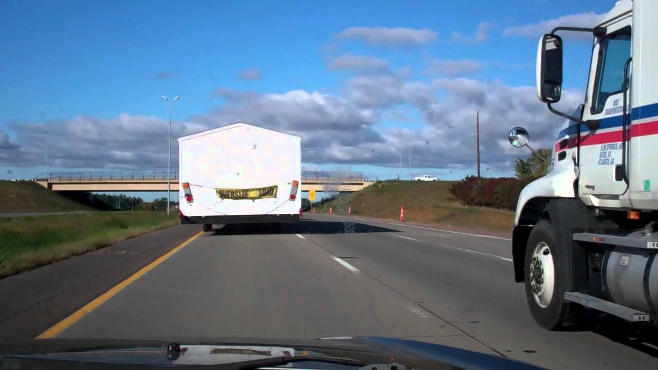 Crazy Oversized Load driver, I-90, South Dakota - YouTube