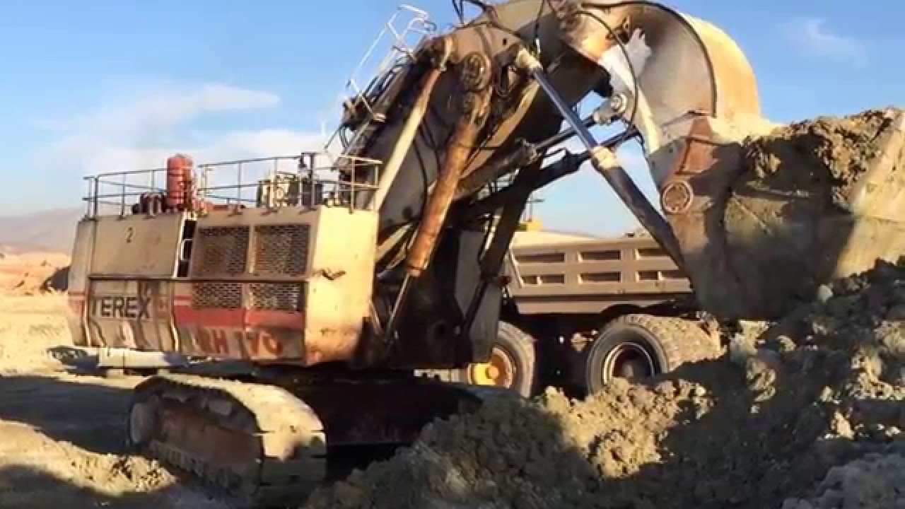 Huge Terex RH170 Shovel Loading Hitachi Euclid 250 Tons Capacity - YouTube