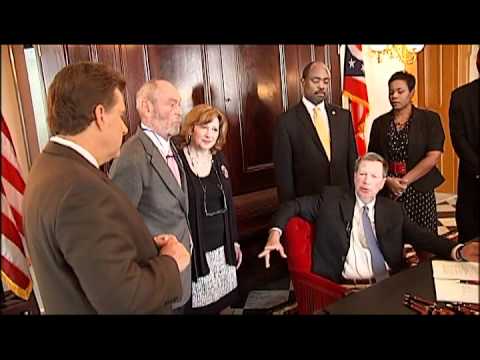 Jessica Logan Act Signed - YouTube