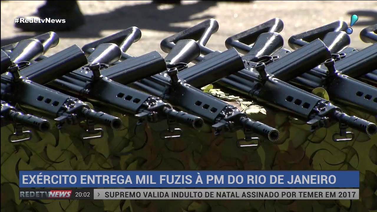 Exército entrega mil fuzis à Polícia Militar do Rio de Janeiro - YouTube