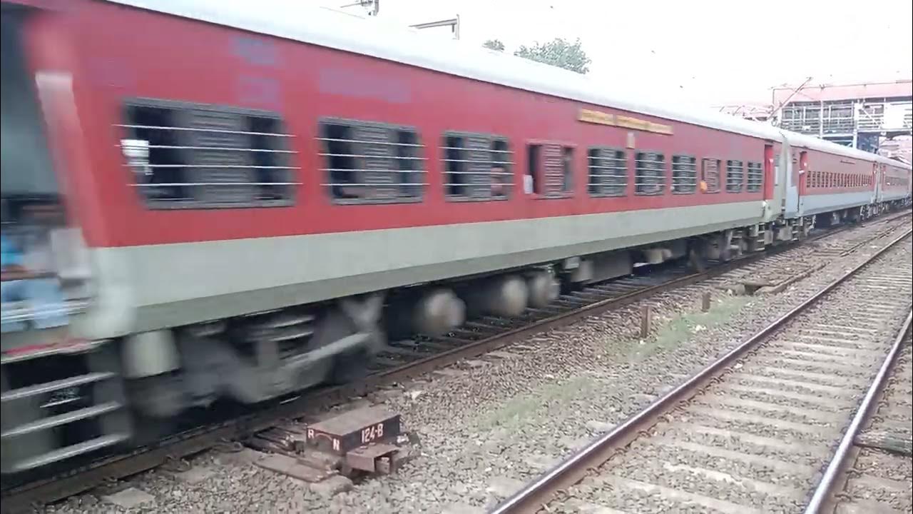 11071 Down LTT - Varanasi Kamayani Express Passing Dombivli - YouTube