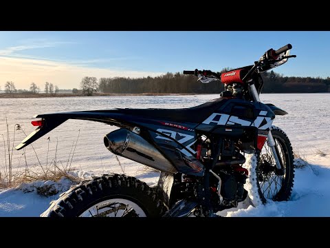 Testing the Asix XT 97 in real winter conditions 🏍️❄️🔥