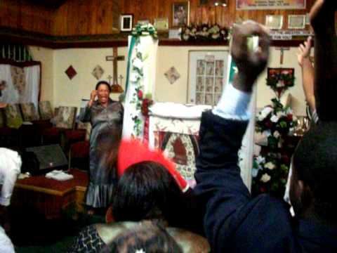 Bishop Lawrence Rolle, "Giving God The Praise". - YouTube