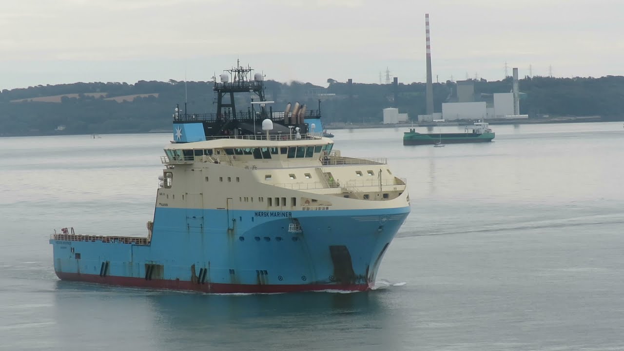 Maersk Mariner, heading up channel in lower Cork harbour to Marino ...