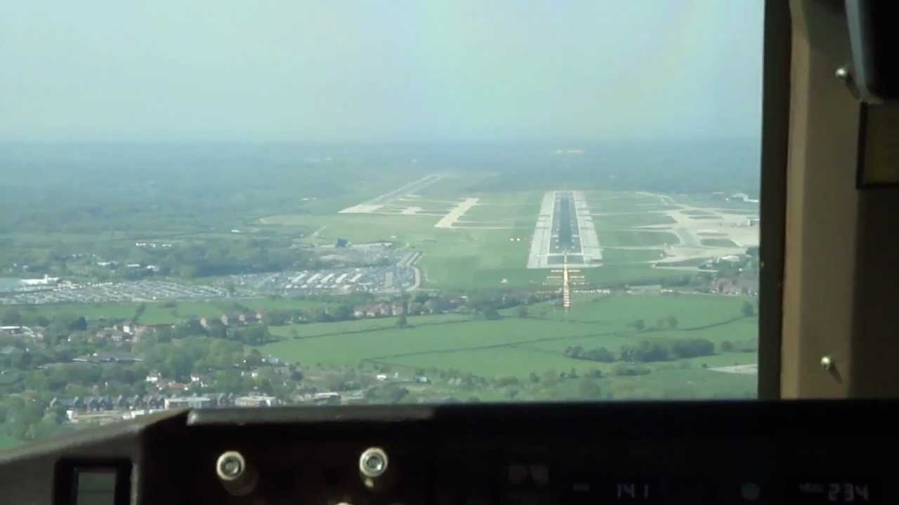Cockpit view-PIA 777 landing at Runway23R, Manchester airport(MAN/EGCC ...