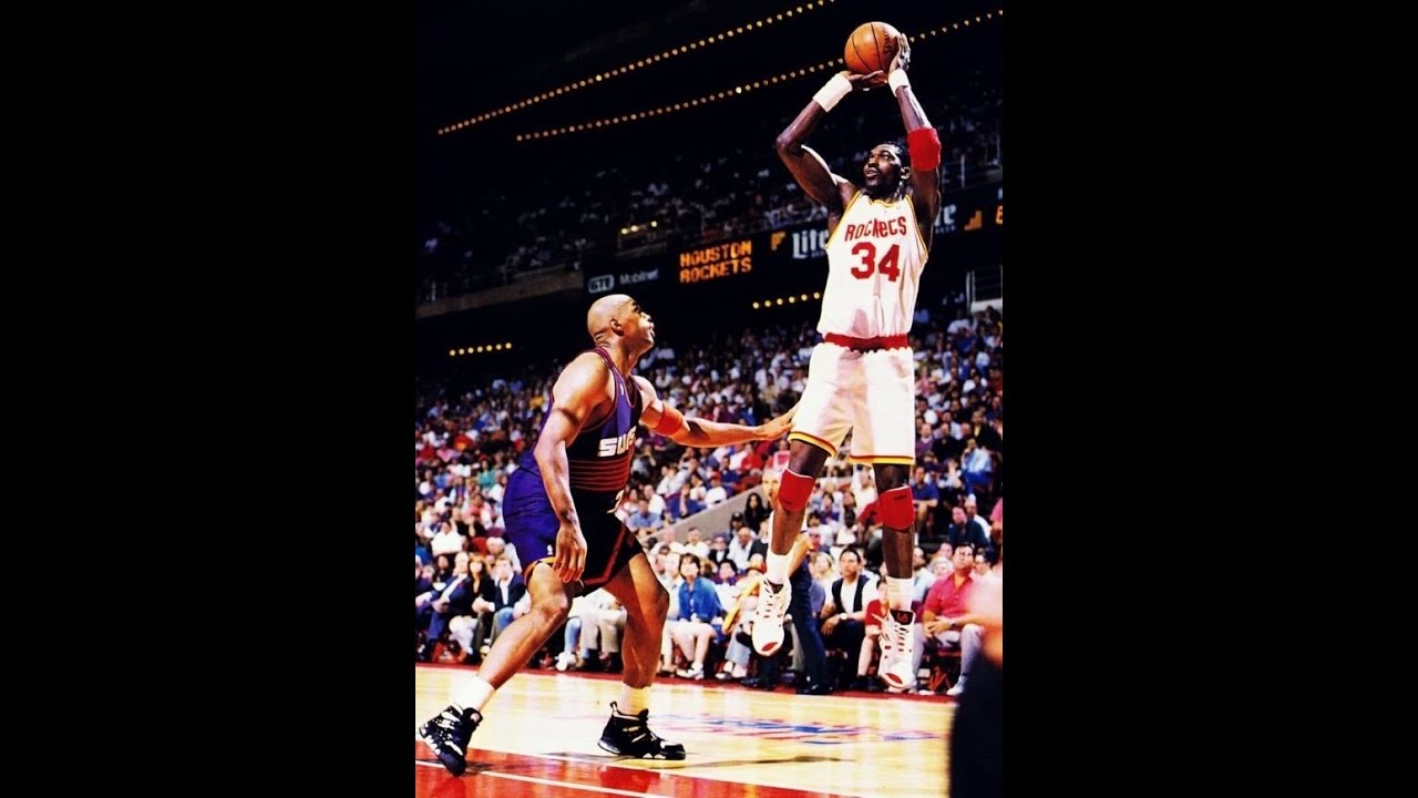 NBA Greatest Duels: Charles Barkley vs Hakeem Olajuwon (1995) - YouTube