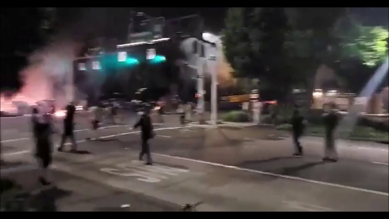 Eugene Riot Footage BLM Antifa May 29 2020 - YouTube