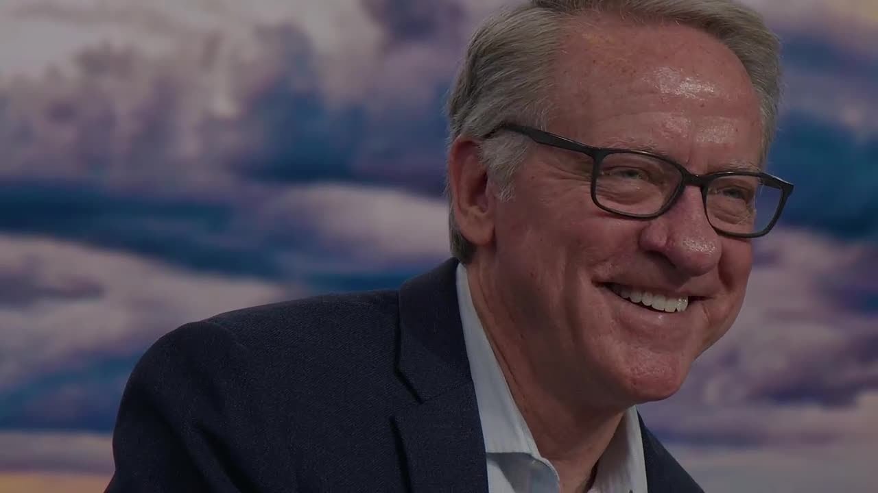 A special farewell to longtime News 12 anchor Richard Rogers - YouTube